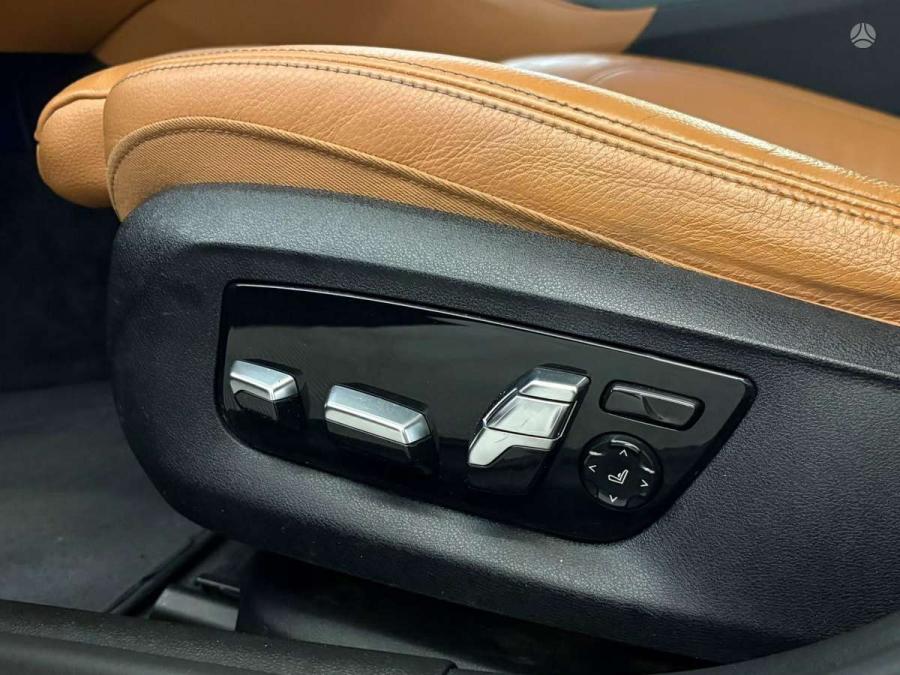 Black BMW 520 2022 in Marijampole, with an engine capacity of 2.00 L and mileage of 272 thousand km for 25999 €, photo 31 on AUTOMOTO.COM.LV