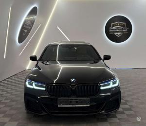 Black BMW 520 2022 in Marijampole, with an engine capacity of 2.00 L and mileage of 272 thousand km for 25999 €, photo 38 on AUTOMOTO.COM.LV
