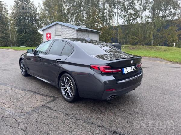 Melns BMW 520 2022 Rīga, ar dzinēja tilpumu 2.00 L un nobraukumu 50 tūkst. km par 41500 €, foto 4 vietnē AUTOMOTO.COM.LV