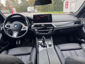 Melns BMW 520 2022 Rīga, ar dzinēja tilpumu 2.00 L un nobraukumu 50 tūkst. km par 41500 €, foto 5 vietnē AUTOMOTO.COM.LV