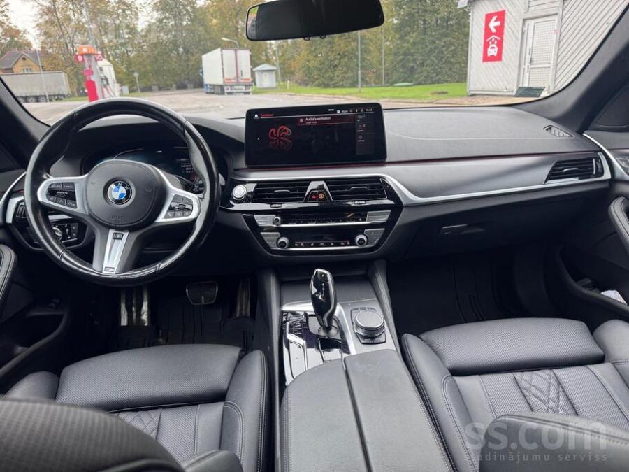 Melns BMW 520 2022 Rīga, ar dzinēja tilpumu 2.00 L un nobraukumu 50 tūkst. km par 41500 €, foto 5 vietnē AUTOMOTO.COM.LV