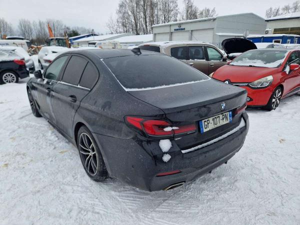 Black BMW 520 2023 in Kaunas, with an engine capacity of 2.00 L and mileage of 260 thousand km for 21500 €, photo 3 on AUTOMOTO.COM.LV