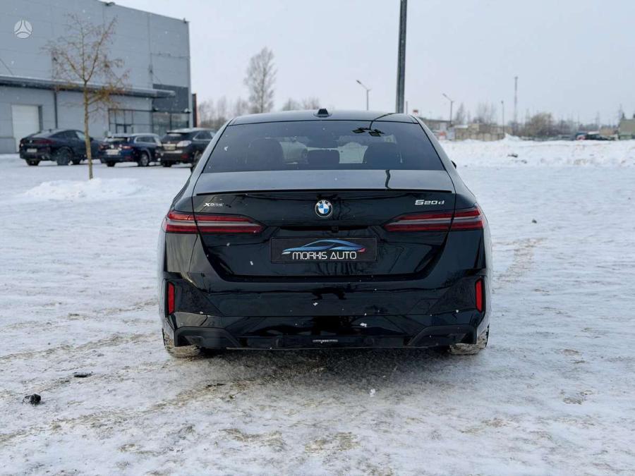 Black BMW 520 2023 in Siauliai, with an engine capacity of 2.00 L and mileage of 34 thousand km for 54500 €, photo 6 on AUTOMOTO.COM.LV