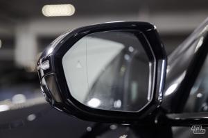 Black BMW 520 2023 in Vilnius, with an engine capacity of 2.00 L and mileage of 54 thousand km for 51991 €, photo 9 on AUTOMOTO.COM.LV