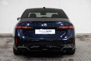 Black BMW 520 2023 in Vilnius, with an engine capacity of 2.00 L and mileage of 54 thousand km for 51991 €, photo 13 on AUTOMOTO.COM.LV