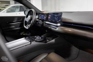 Black BMW 520 2023 in Vilnius, with an engine capacity of 2.00 L and mileage of 54 thousand km for 51991 €, photo 18 on AUTOMOTO.COM.LV