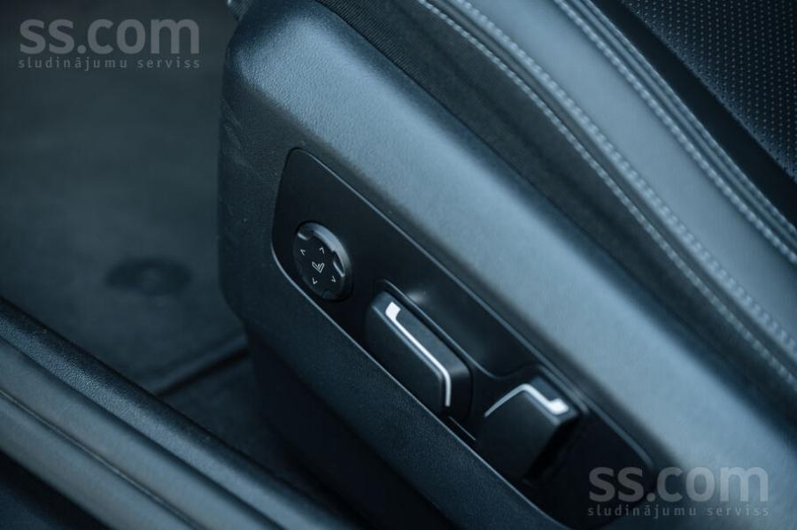 Black BMW 520 2024 in Riga, with an engine capacity of 2.00 L and mileage of 38 thousand km for 49500 €, photo 12 on AUTOMOTO.COM.LV