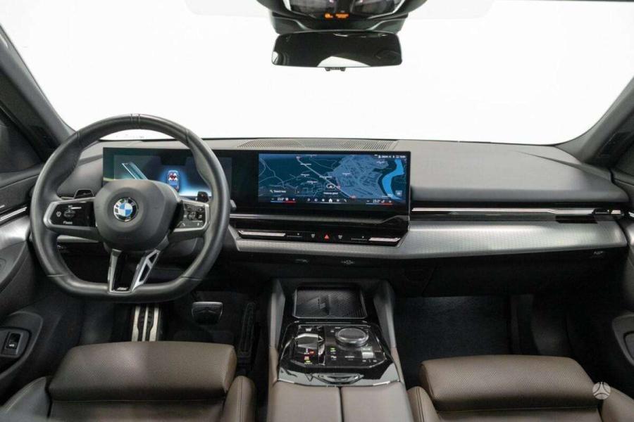Black BMW 520 2024 in Vilnius, with an engine capacity of 2.00 L and mileage of 59 thousand km for 51000 €, photo 9 on AUTOMOTO.COM.LV