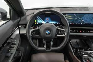 Black BMW 520 2024 in Vilnius, with an engine capacity of 2.00 L and mileage of 59 thousand km for 51000 €, photo 10 on AUTOMOTO.COM.LV