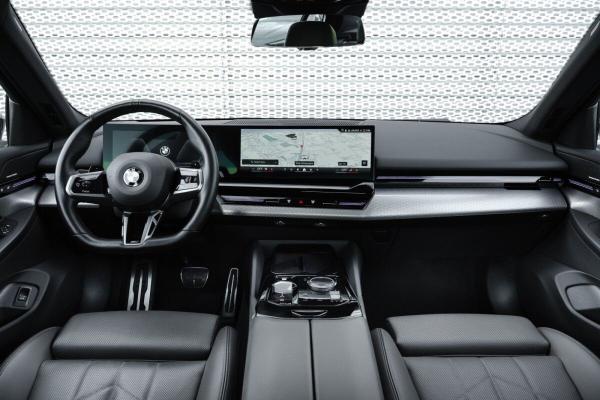 Melns BMW 520 2024 Mārupe, ar dzinēja tilpumu 2.00 L un nobraukumu 67 tūkst. km par 52650 €, foto 7 vietnē AUTOMOTO.COM.LV