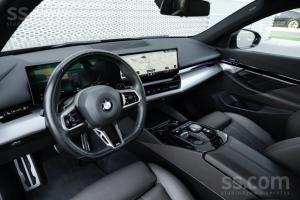 Black BMW 520 2024 in Riga, with an engine capacity of 2.00 L and mileage of 67 thousand km for 52650 €, photo 12 on AUTOMOTO.COM.LV