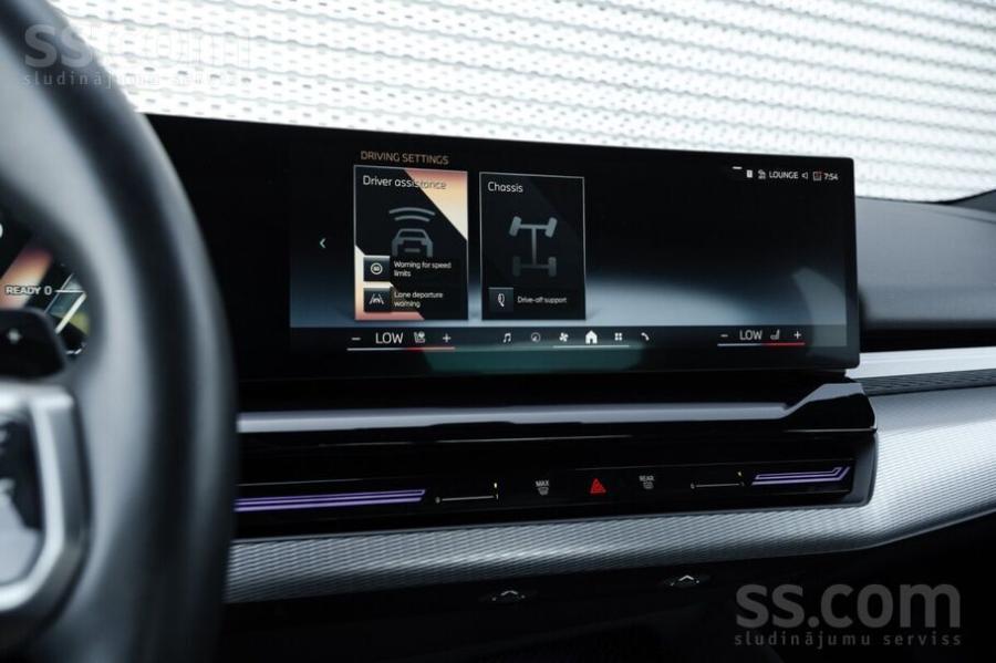 Black BMW 520 2024 in Riga, with an engine capacity of 2.00 L and mileage of 67 thousand km for 52650 €, photo 23 on AUTOMOTO.COM.LV