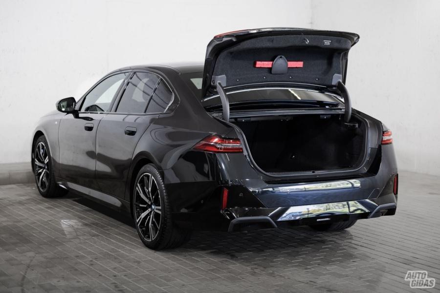 Melns BMW 520 2024 Viļņa, ar dzinēja tilpumu 2.00 L un nobraukumu 58 tūkst. km par 51991 €, foto 12 vietnē AUTOMOTO.COM.LV