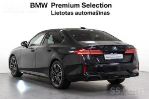 Black BMW 520 2024 in Riga, with an engine capacity of 2.00 L and mileage of 41 thousand km for 53900 €, photo 4 on AUTOMOTO.COM.LV