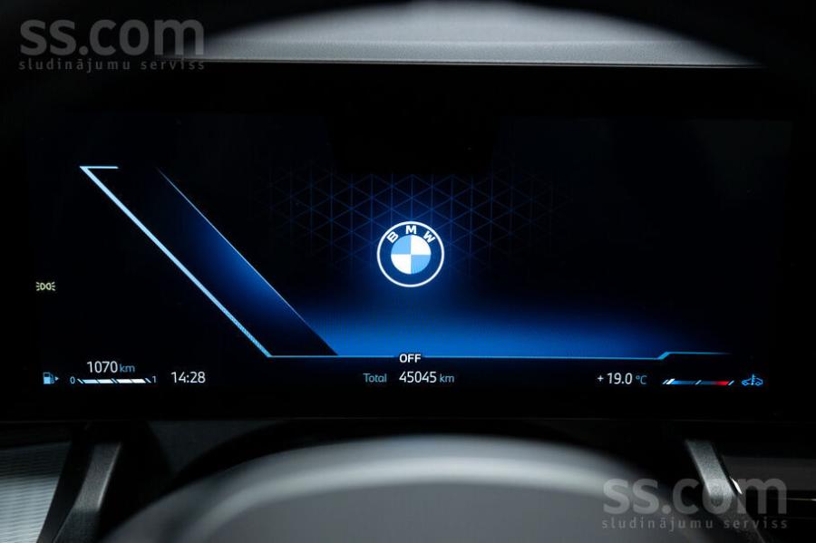 Black BMW 520 2024 in Riga, with an engine capacity of 2.00 L and mileage of 41 thousand km for 53900 €, photo 10 on AUTOMOTO.COM.LV