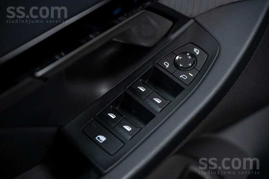 Black BMW 520 2024 in Riga, with an engine capacity of 2.00 L and mileage of 41 thousand km for 53900 €, photo 21 on AUTOMOTO.COM.LV