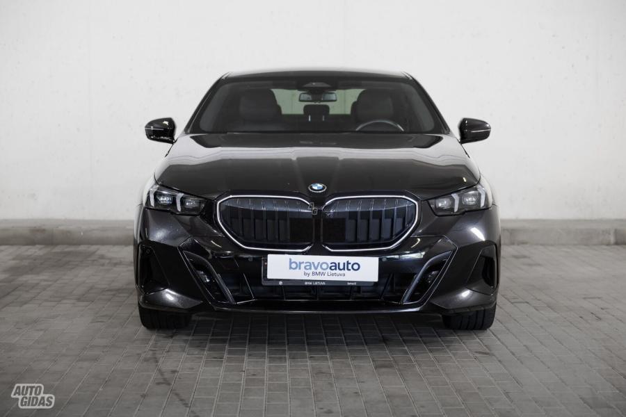 Melns BMW 520 2024 Viļņa, ar dzinēja tilpumu 2.00 L un nobraukumu 61 tūkst. km par 49954 €, foto 3 vietnē AUTOMOTO.COM.LV
