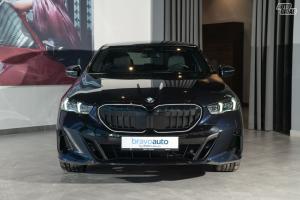 Melns BMW 520 2025 Kauņa, ar dzinēja tilpumu 2.00 L un nobraukumu 24 tūkst. km par 63771 €, foto 2 vietnē AUTOMOTO.COM.LV