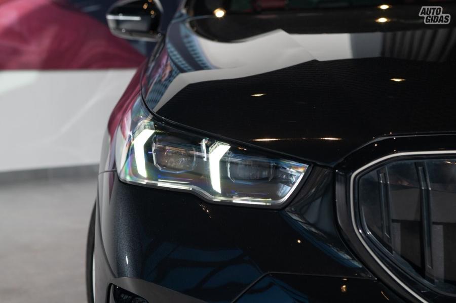 Melns BMW 520 2025 Klaipėda, ar dzinēja tilpumu 2.00 L un nobraukumu 20 tūkst. km par 55952 €, foto 4 vietnē AUTOMOTO.COM.LV