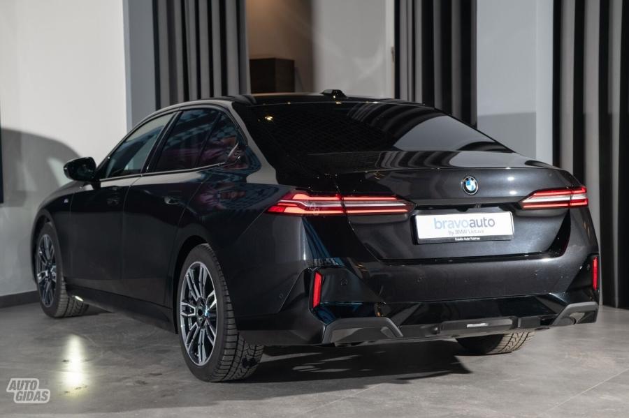 Melns BMW 520 2025 Klaipėda, ar dzinēja tilpumu 2.00 L un nobraukumu 20 tūkst. km par 55952 €, foto 6 vietnē AUTOMOTO.COM.LV