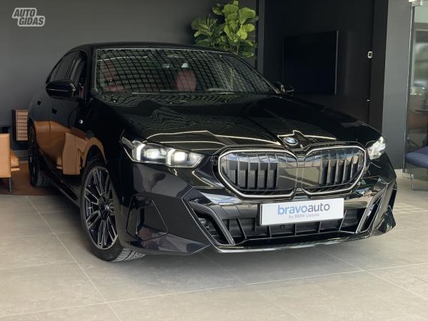 Black BMW 520 2025 in Klaipeda, with an engine capacity of 2.00 L and mileage of 20 thousand km for 54933 €, photo 3 on AUTOMOTO.COM.LV