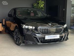 Black BMW 520 2025 in Klaipeda, with an engine capacity of 2.00 L and mileage of 20 thousand km for 54933 €, photo 4 on AUTOMOTO.COM.LV