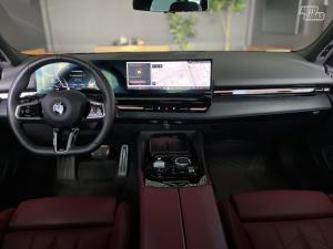 Black BMW 520 2025 in Klaipeda, with an engine capacity of 2.00 L and mileage of 20 thousand km for 54933 €, photo 13 on AUTOMOTO.COM.LV