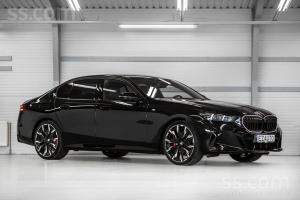 Black BMW 520 2025 in Tukums, with an engine capacity of 2.00 L and mileage of 30 thousand km for 55777 €, photo 6 on AUTOMOTO.COM.LV