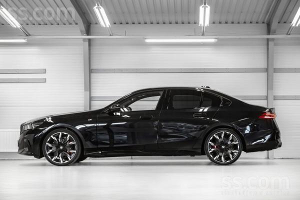 Melns BMW 520 2025 Tukums, ar dzinēja tilpumu 2.00 L un nobraukumu 30 tūkst. km par 55777 €, foto 7 vietnē AUTOMOTO.COM.LV