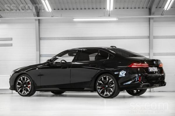 Melns BMW 520 2025 Tukums, ar dzinēja tilpumu 2.00 L un nobraukumu 30 tūkst. km par 55777 €, foto 8 vietnē AUTOMOTO.COM.LV