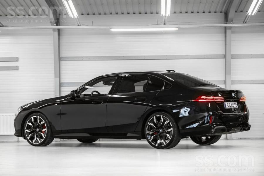 Black BMW 520 2025 in Tukums, with an engine capacity of 2.00 L and mileage of 30 thousand km for 55777 €, photo 9 on AUTOMOTO.COM.LV