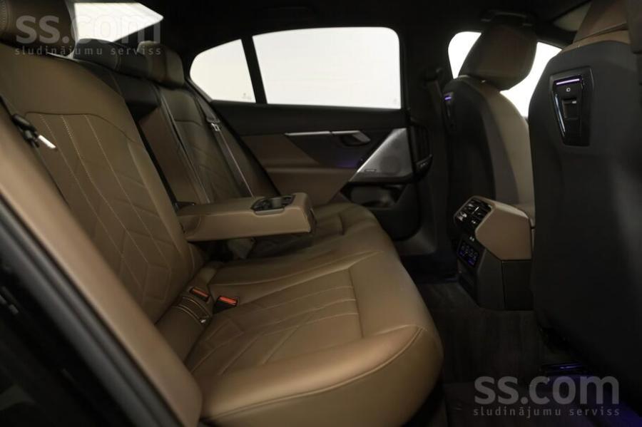Black BMW 520 2025 in Tukums, with an engine capacity of 2.00 L and mileage of 30 thousand km for 55777 €, photo 16 on AUTOMOTO.COM.LV