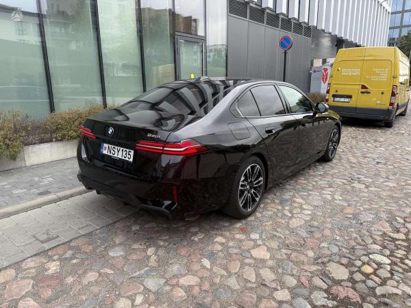 Black BMW 520 2025 in Vilnius, with an engine capacity of 2.00 L and mileage of 24 thousand km for 53900 €, photo 6 on AUTOMOTO.COM.LV