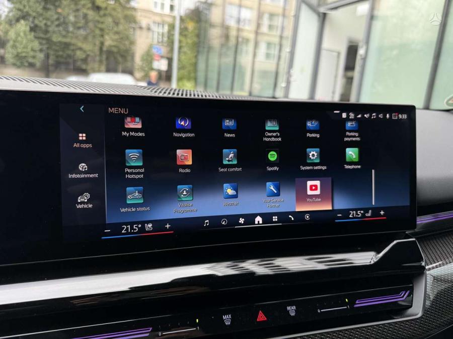 Black BMW 520 2025 in Vilnius, with an engine capacity of 2.00 L and mileage of 24 thousand km for 53900 €, photo 15 on AUTOMOTO.COM.LV