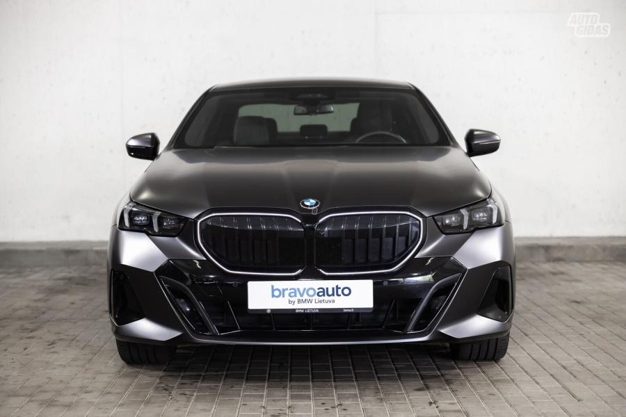 Melns BMW 520 2025 Viļņa, ar dzinēja tilpumu 2.00 L un nobraukumu 59 tūkst. km par 59491 €, foto 3 vietnē AUTOMOTO.COM.LV