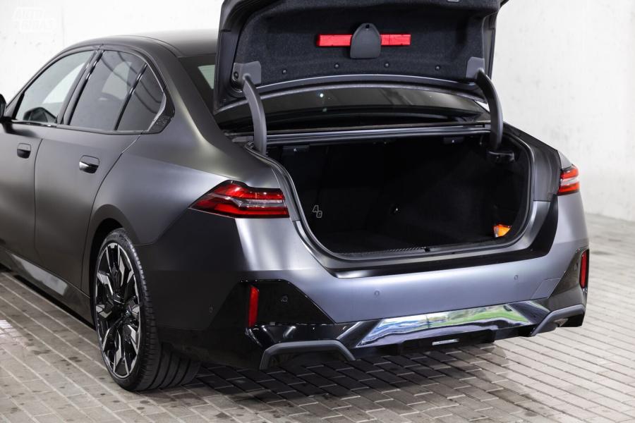 Melns BMW 520 2025 Viļņa, ar dzinēja tilpumu 2.00 L un nobraukumu 59 tūkst. km par 59491 €, foto 15 vietnē AUTOMOTO.COM.LV