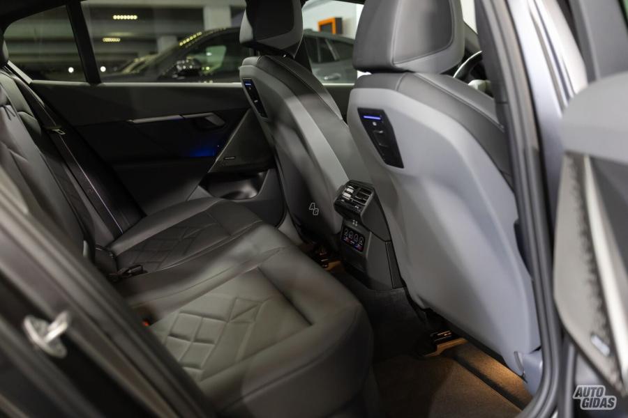 Melns BMW 520 2025 Viļņa, ar dzinēja tilpumu 2.00 L un nobraukumu 59 tūkst. km par 59491 €, foto 25 vietnē AUTOMOTO.COM.LV