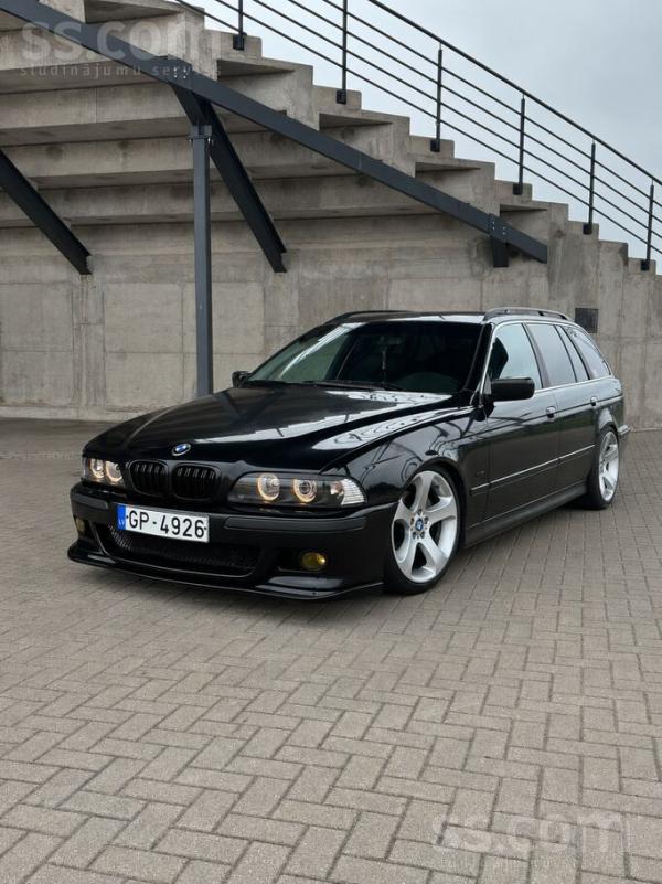 Black BMW 520 1997 in Valmiera, with an engine capacity of 2.00 L and mileage of 296 thousand km for 1700 €, photo 1 on AUTOMOTO.COM.LV