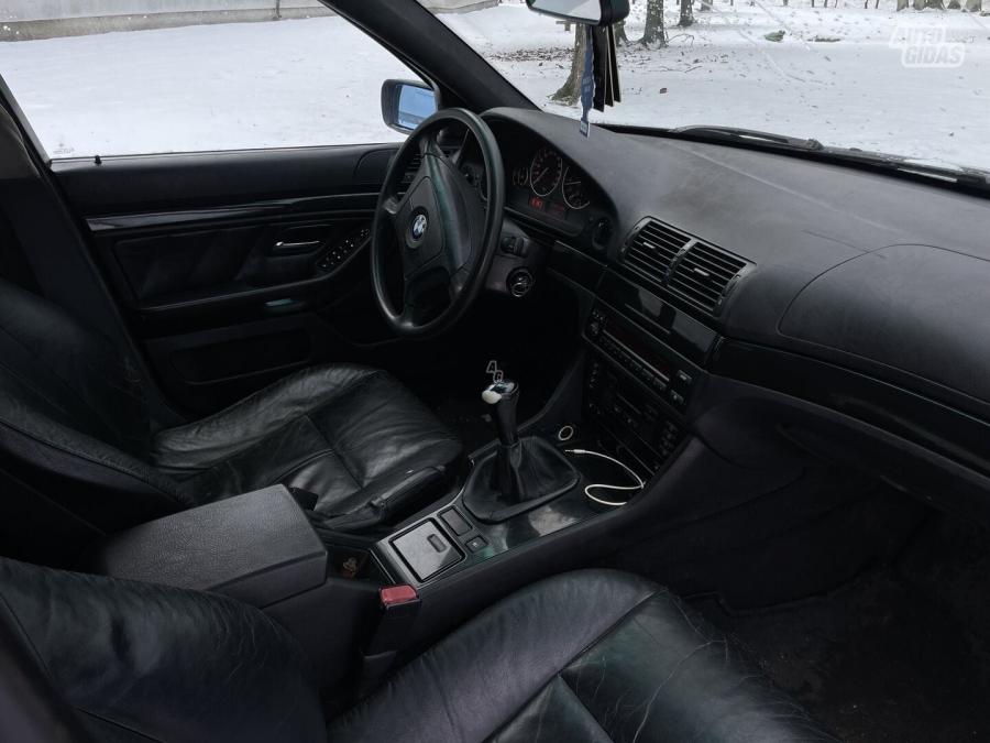 Melns BMW 520 2001 Šilutė, ar dzinēja tilpumu 2.20 L un nobraukumu 280 tūkst. km par 1350 €, foto 5 vietnē AUTOMOTO.COM.LV