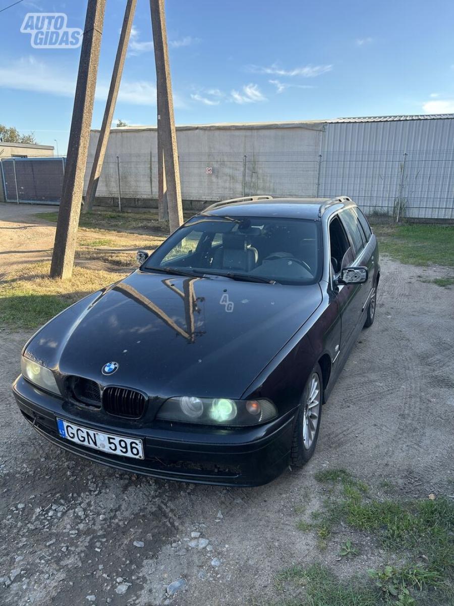 Melns BMW 520 2001 Kauņa, ar dzinēja tilpumu 2.20 L un nobraukumu 450 tūkst. km par 800 €, foto 1 vietnē AUTOMOTO.COM.LV