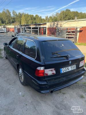 Melns BMW 520 2001 Kauņa, ar dzinēja tilpumu 2.20 L un nobraukumu 450 tūkst. km par 800 €, foto 3 vietnē AUTOMOTO.COM.LV