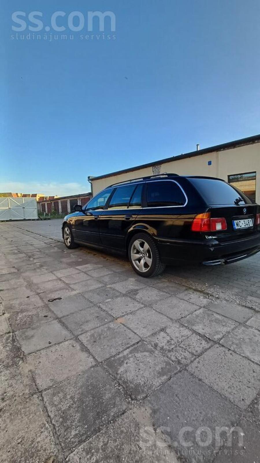 Black BMW 520 2002 in Kuldiga, with an engine capacity of 2.00 L and mileage of 381 thousand km for 1500 €, photo 4 on AUTOMOTO.COM.LV