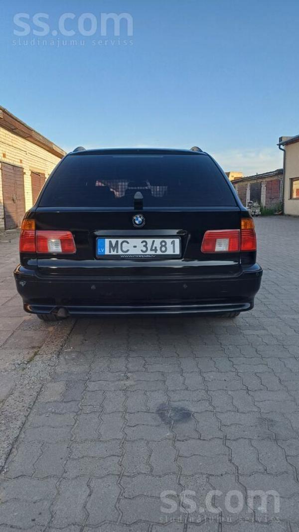 Black BMW 520 2002 in Kuldiga, with an engine capacity of 2.00 L and mileage of 381 thousand km for 1500 €, photo 5 on AUTOMOTO.COM.LV