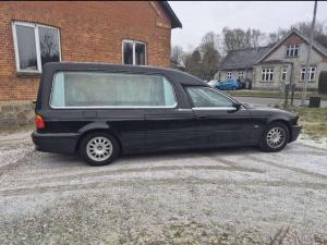 Black BMW 520 2002 in Panevezys, with an engine capacity of 2.00 L and mileage of 311 thousand km for 4450 €, photo 3 on AUTOMOTO.COM.LV