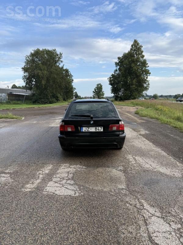 Black BMW 520 2002 in Riga, with an engine capacity of 2.20 L and mileage of 348 thousand km for 1700 €, photo 6 on AUTOMOTO.COM.LV
