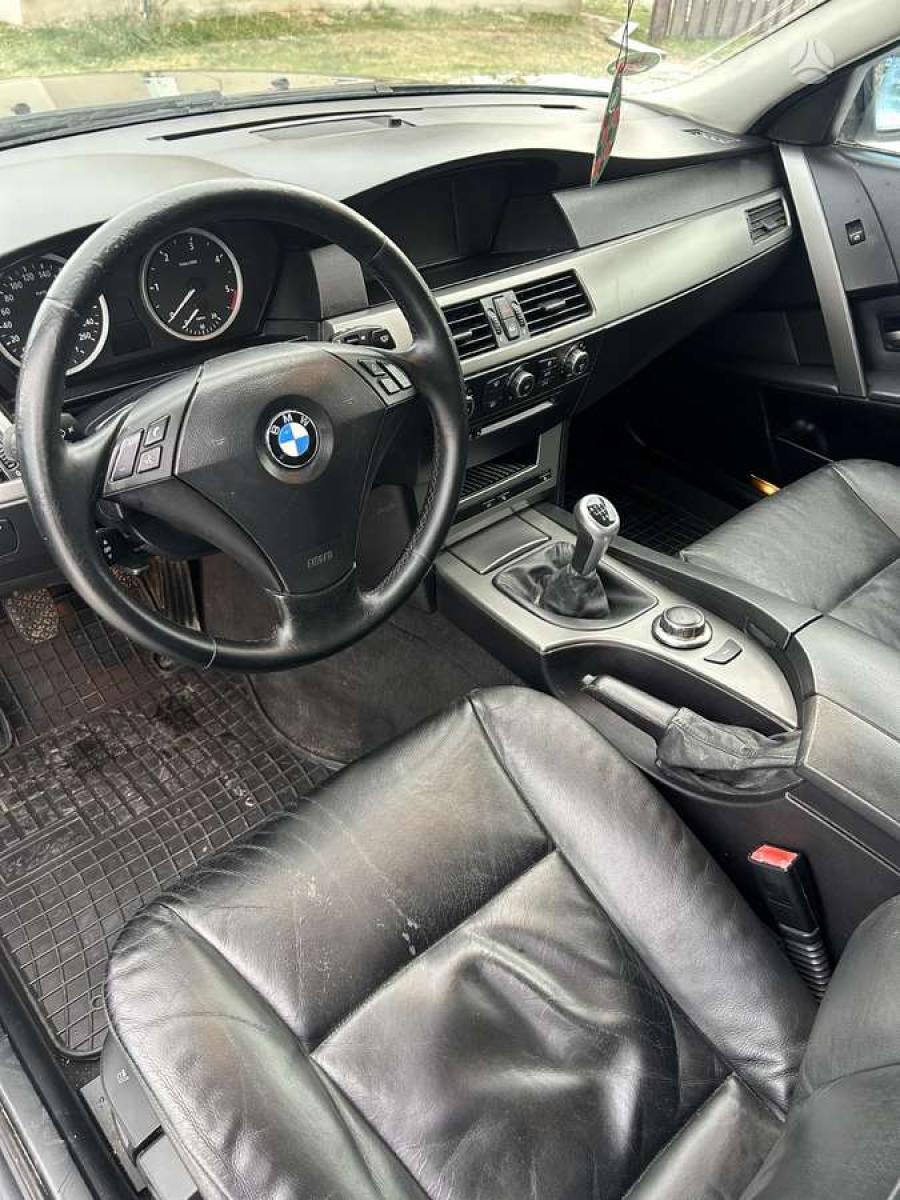 Black BMW 520 2005 in Prienai, with an engine capacity of 0.00 L and mileage of 329 thousand km for 2150 €, photo 3 on AUTOMOTO.COM.LV
