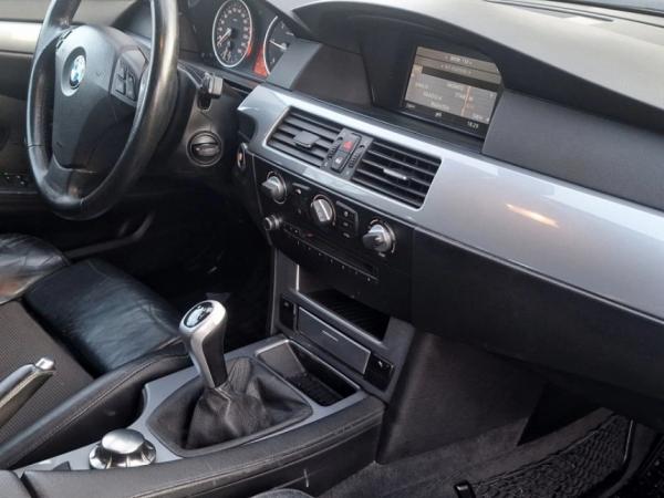 Black BMW 520 2005 in Riga, with an engine capacity of 2.00 L and mileage of 365 thousand km for 2950 €, photo 8 on AUTOMOTO.COM.LV