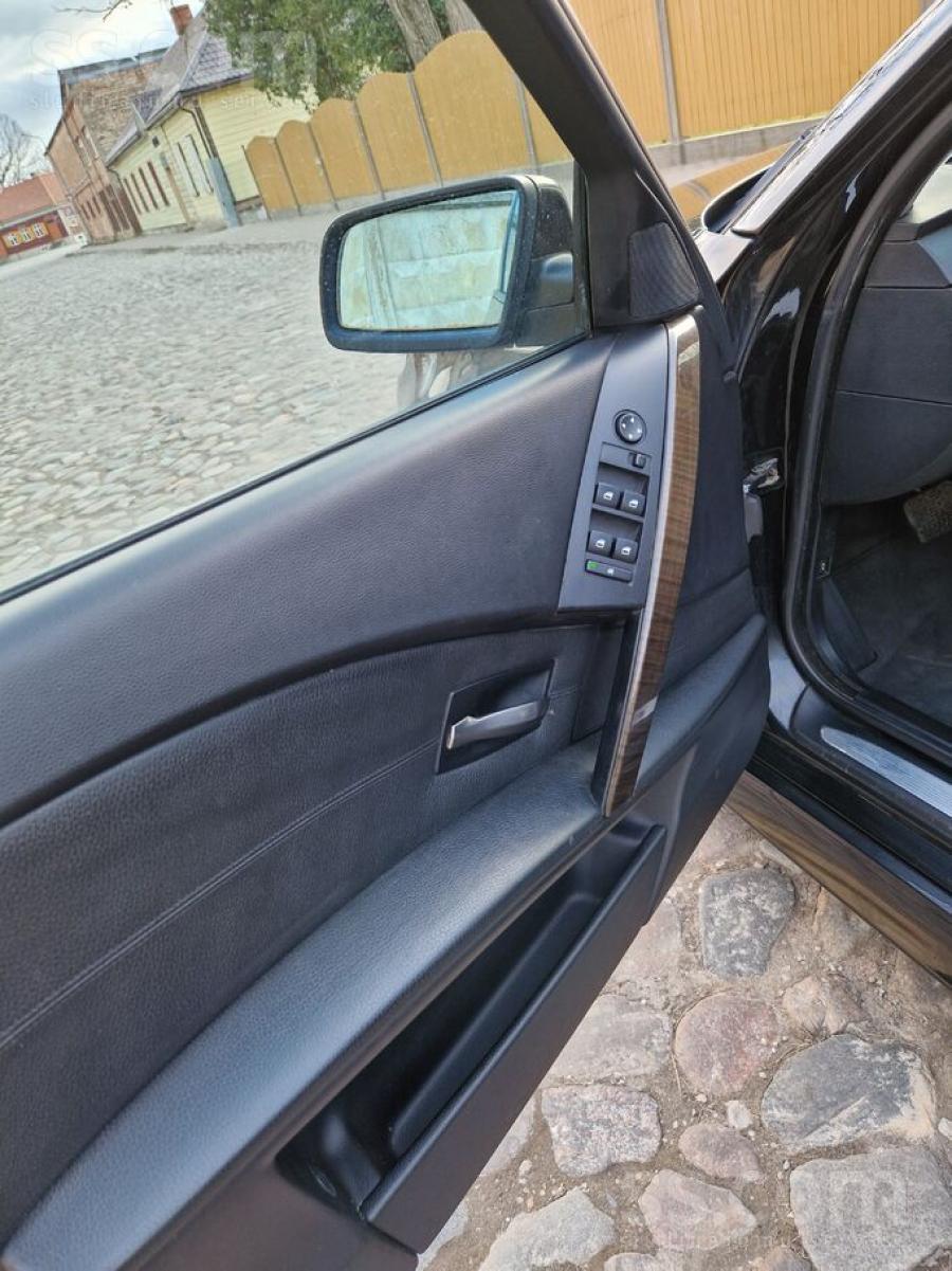 Black BMW 520 2006 in Jelgava, with an engine capacity of 2.00 L and mileage of 515 thousand km for 3600 €, photo 13 on AUTOMOTO.COM.LV