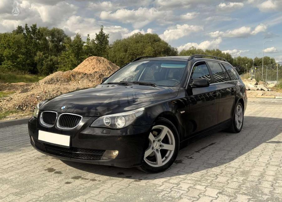 Melns BMW 520 2006 Kauņa, ar dzinēja tilpumu 2.00 L un nobraukumu 243 tūkst. km par 2200 €, foto 1 vietnē AUTOMOTO.COM.LV