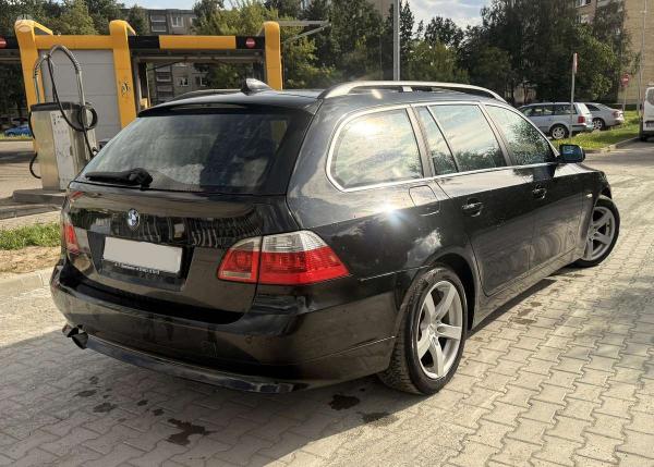 Black BMW 520 2006 in Kaunas, with an engine capacity of 2.00 L and mileage of 243 thousand km for 2200 €, photo 4 on AUTOMOTO.COM.LV